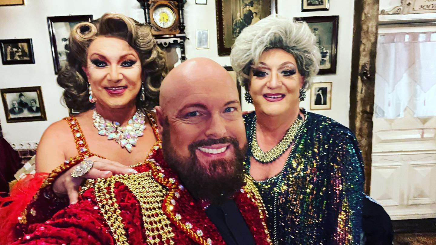 Travestierevue Chapeau Claque - Travestierevue Chapeau Claque Travestie aus Baden